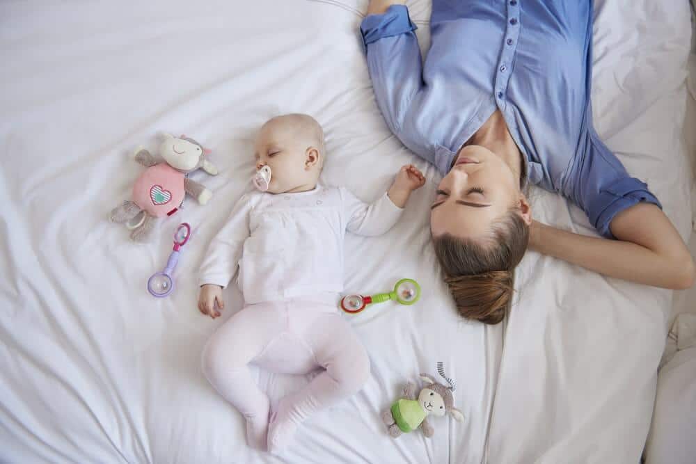 Mom's sleep matters: 6 new mom sleep habits - When Women Inspire
